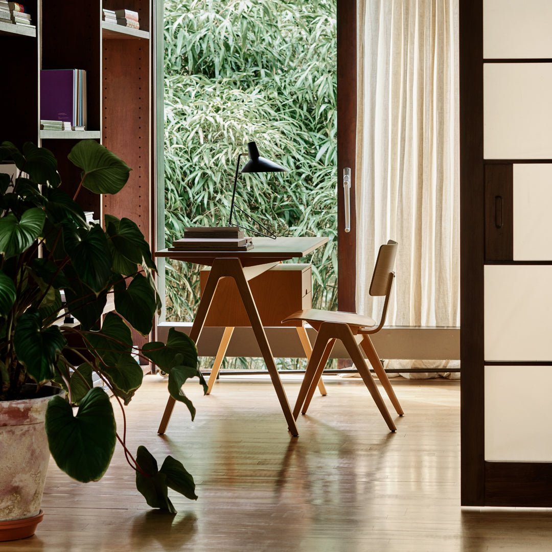 Daystak RD1 Side Chair - Stackable – Design Public