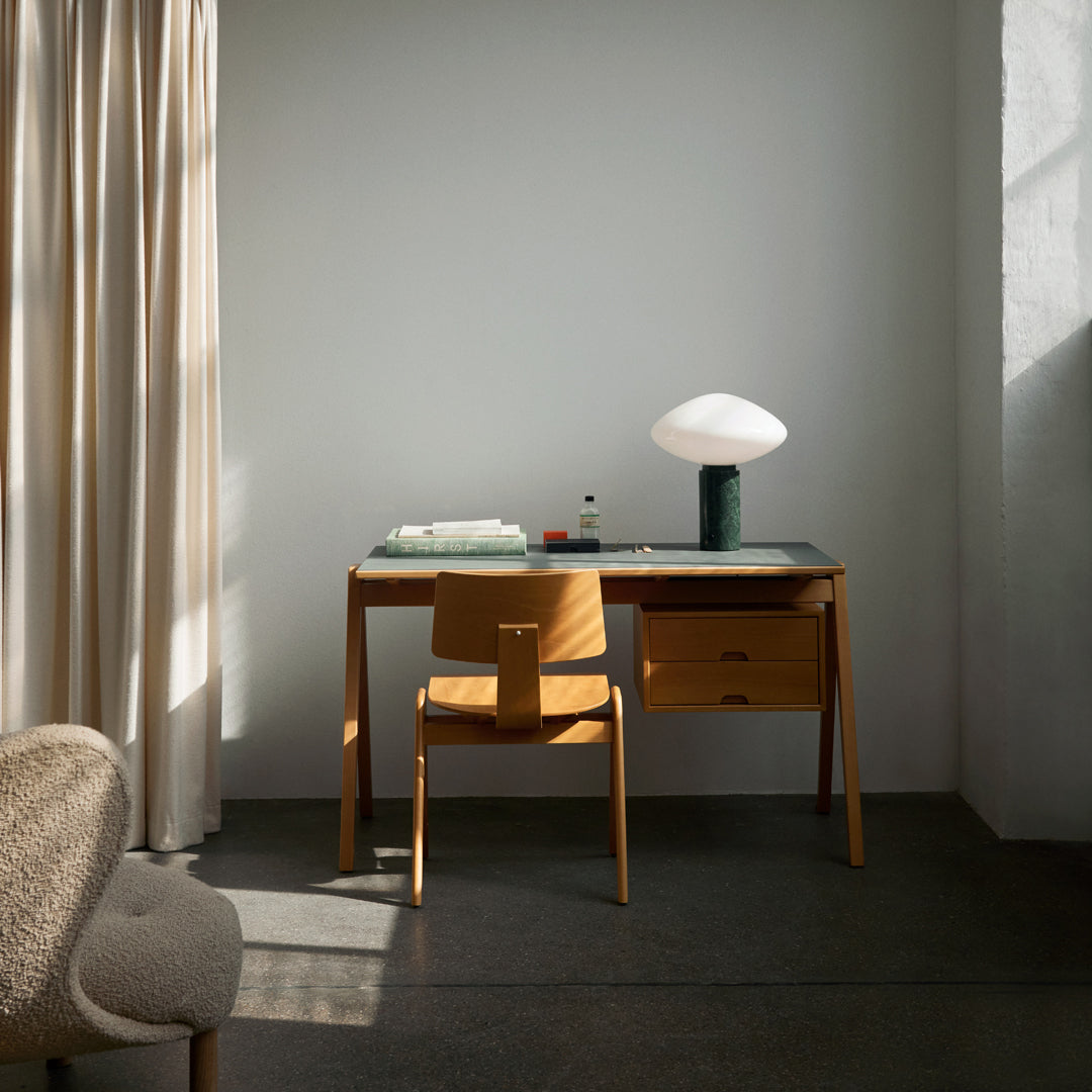 Daystak RD1 Side Chair - Stackable – Design Public