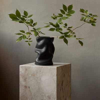 Collapse Vase – Design Public