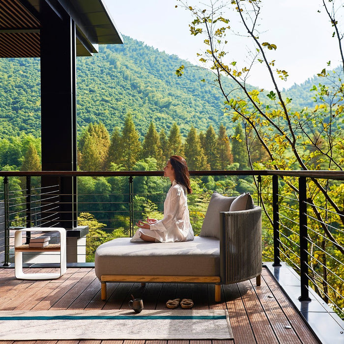 Mindo 107 Outdoor Daybed – Design Public